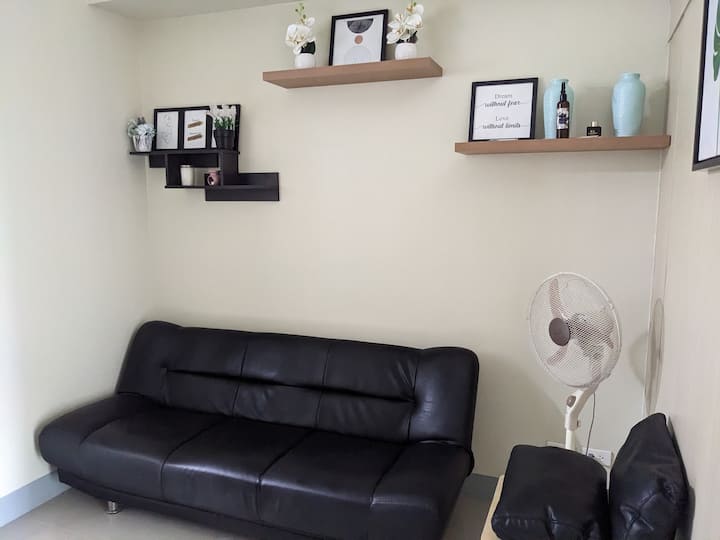 Vgc Staycation W/ Balcony + Wi-fi & Netflix - Quezon City