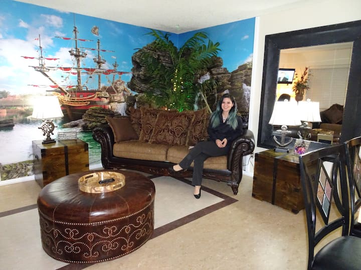 Treasure Island 2 Br Home, Garage, Fenced In Front Yard, Pet Door, Wi-fi - Bakersfield, CA