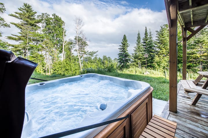 Condo Ski Nature Au Jardin Avec Spa - Baie-Saint-Paul