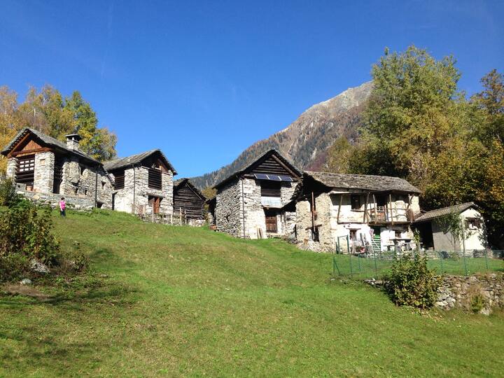 Rustico Sui Monti Di Rima - Suiza