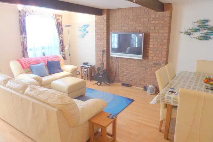Canterbury City - Executive 2 Bed - Canterbury
