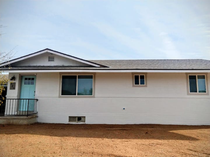 Remodeled Home, Close To Everything! - Mesa, AZ