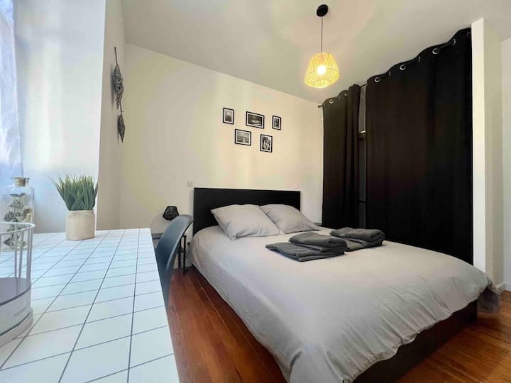 Appartement Climatisé | Centre-ville | 4 Personnes - Besançon