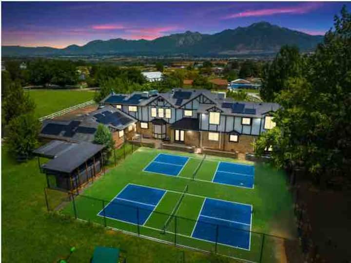 Orchard Villa + Multiple Sports Courts! - South Jordan, UT