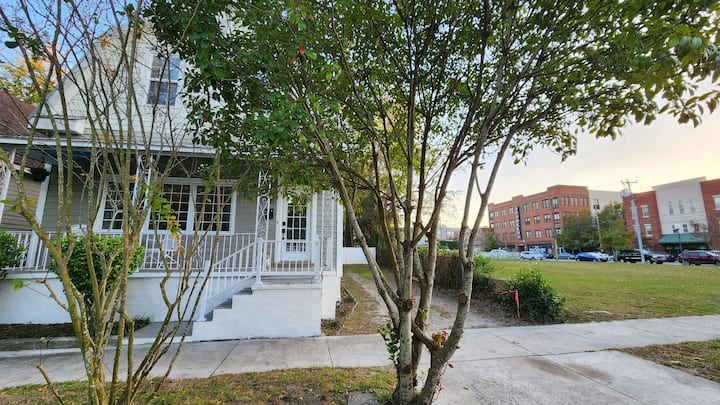 Downtown 3 Bed 2 Bath, Free Parking Brooklyn Arts - Wilmington, NC