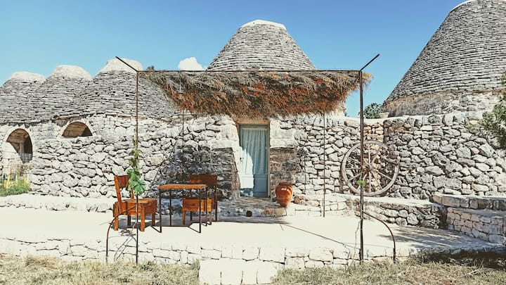 Trullo Libeccio @ Masseria Lojazzo Boutique Hotel - Ceglie Messapica