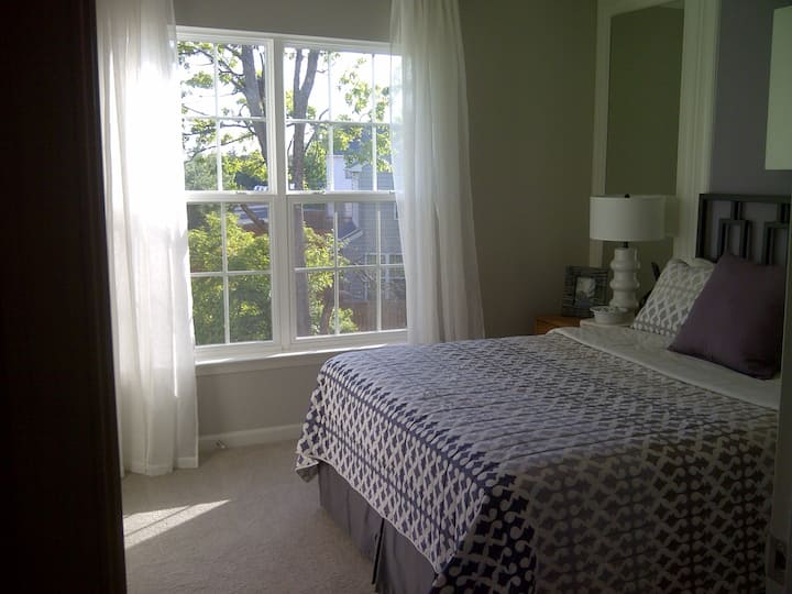 2 Bedroom 1 Bathroom Guest Suite/iad6 - Reston, VA