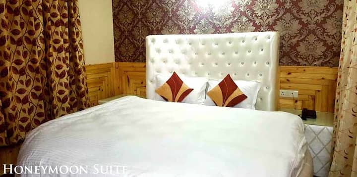 Deluxe Room Near Jammu - Patnitop