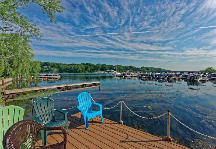 Saratoga Springs Home Directly On The Lake - Saratoga Springs, NY