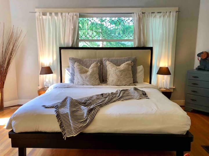 Private King Studio W/fireplace In Great Location! - Portland, OR