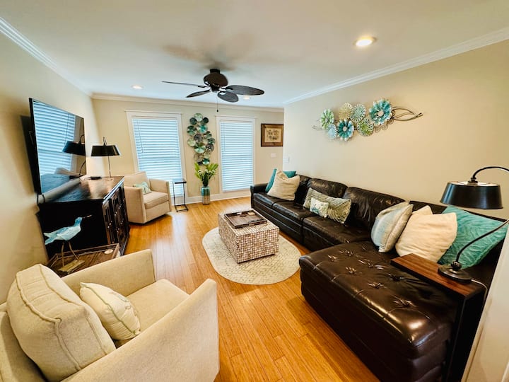 Southern Charm Retreat 3br Near Shem Creek & Beach - Mount Pleasant, SC