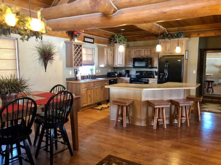 Black Hills Cabin - Spring Cabin - Hill City, SD