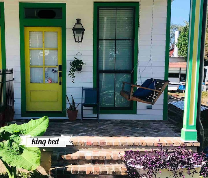 Creole Cottage Guesthouse - New Orleans, LA