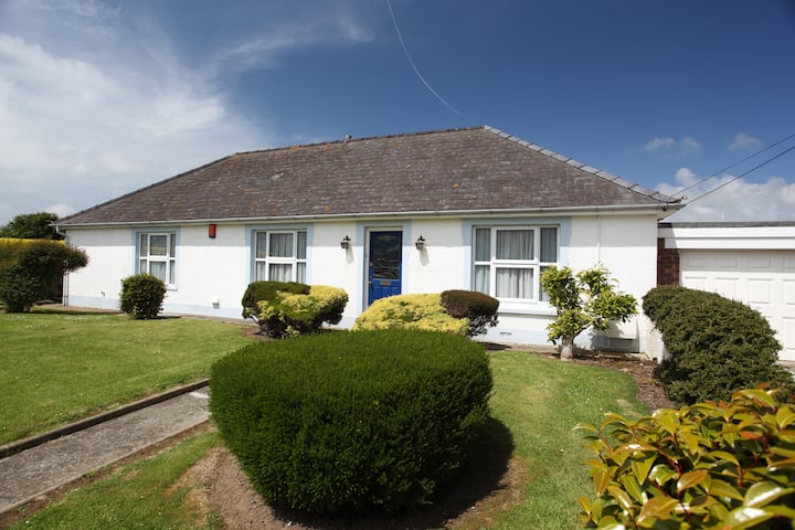 Large Bungalow With Scenic Views In St Davids - Pembrokeshire