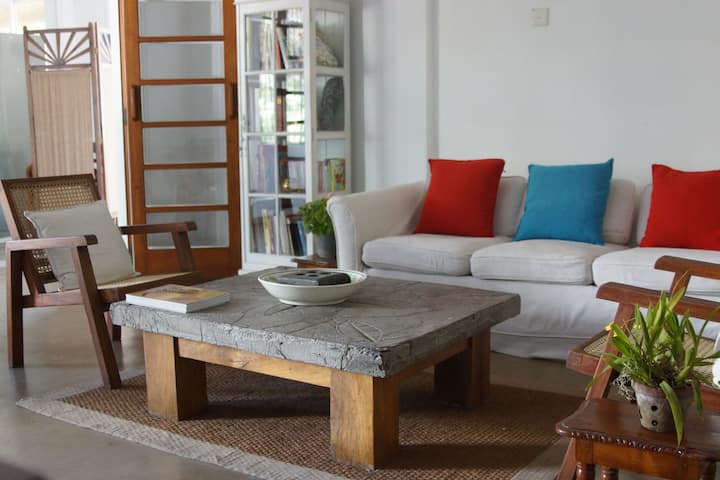 Colombo7 Charming Library Room - Colombo