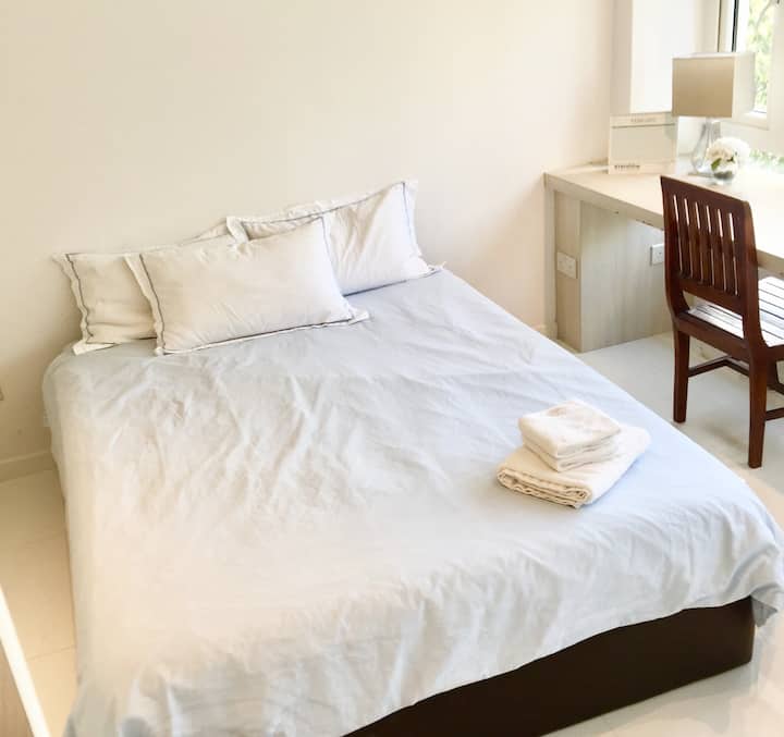 Hviij-holland Village Condo, 1 Min To Holland Mrt - Jurong East