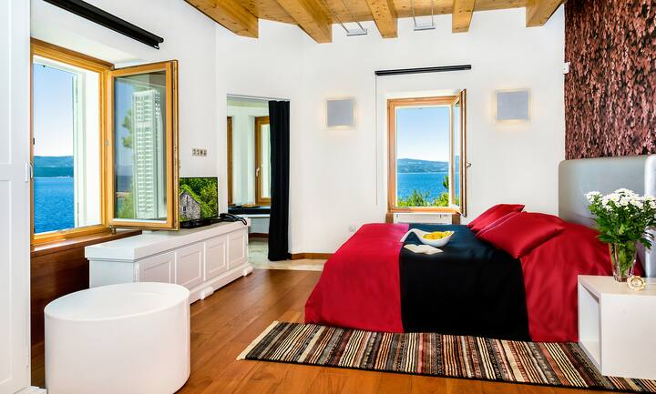 334 M² Villa ∙ 4 Schlafzimmer ∙ 8 Gäste - Mimice