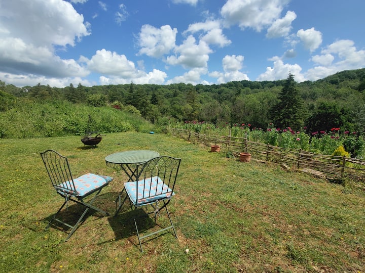 A Rustic Retreat In Nature - Warwickshire