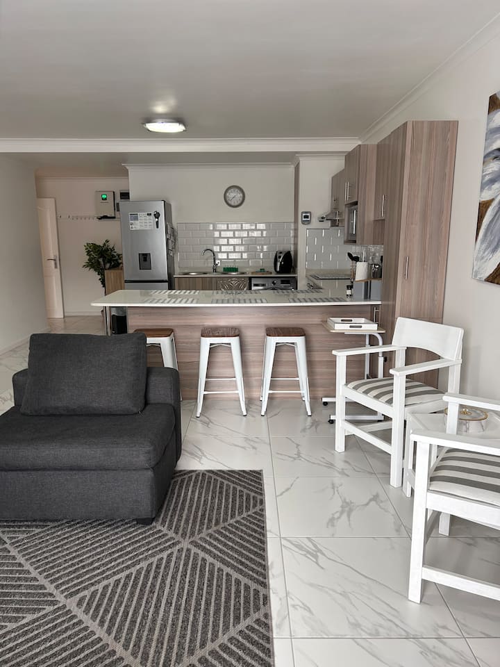 Big Bay Luxury 2 Bedroom Apartment Near The Sea - Cape Town