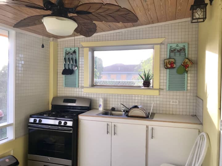 Carla's Cottage, Nassau Bah.
Sea Room-exclusive - Bahamas