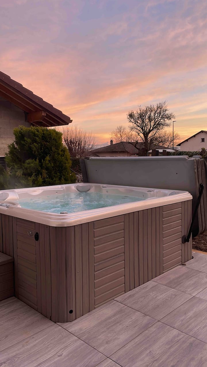 Gîte Avec Spa Privatif. - Haute-Savoie