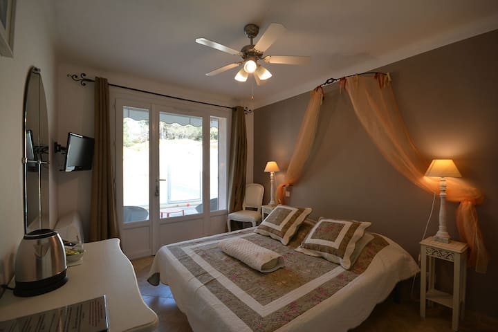 Chambre Saumon, Chez Monique Bédoin - Mont Ventoux