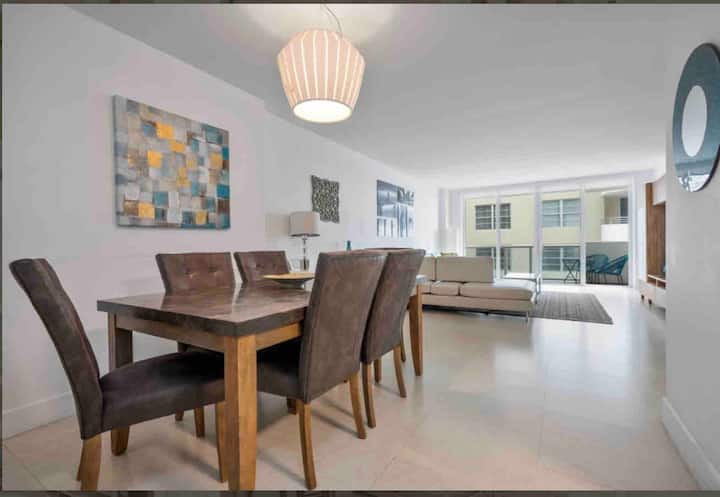 Incredible Beachfront New Apt 3bd/2bth 130m2 7pax - Miami Beach