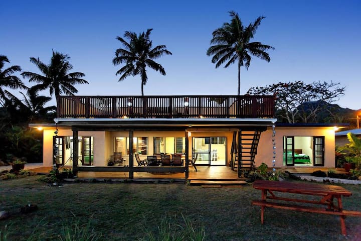 Raro Beach Bach| Oceanfront |Bbq |Sleeps 8 Guests - Rarotonga