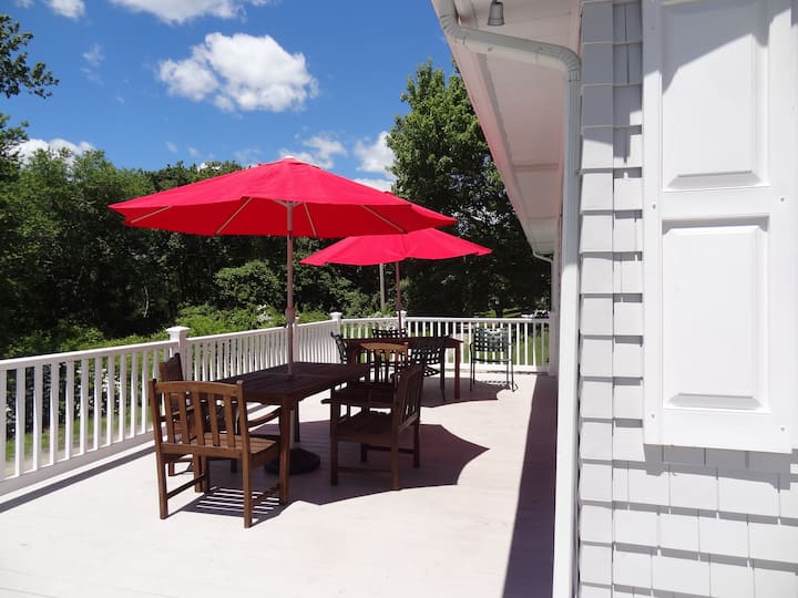Quiet, Private, Breath Taking Views, Beach - Narragansett, RI