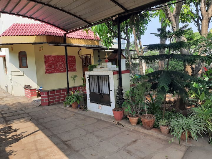 Cheerful 3 Bedroom Entire Villa Near Kolhapur - 콜라푸르