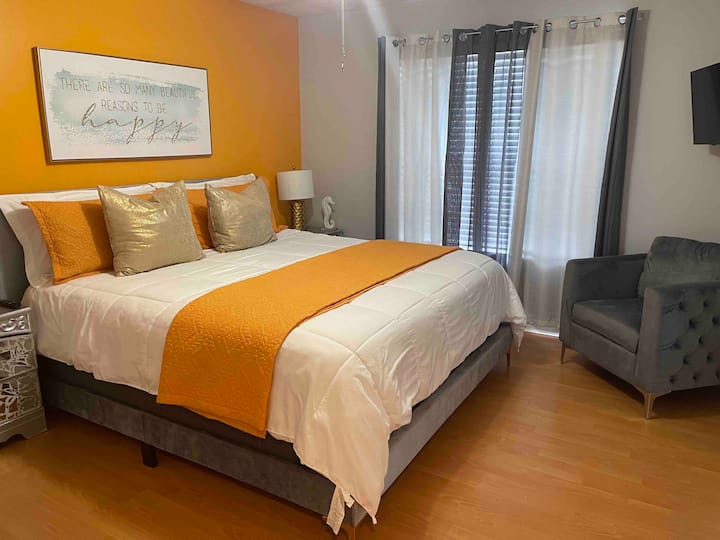 Home Away From Home- Tropical Oasis - Lithonia, GA