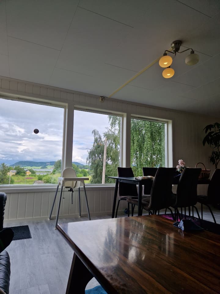 Sentralt Og Rolig Med Parkering - Levanger
