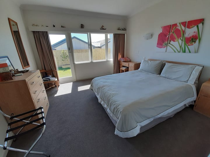Lake/mountain Views, Walk To Lake/town - 1bdrm - Taupō