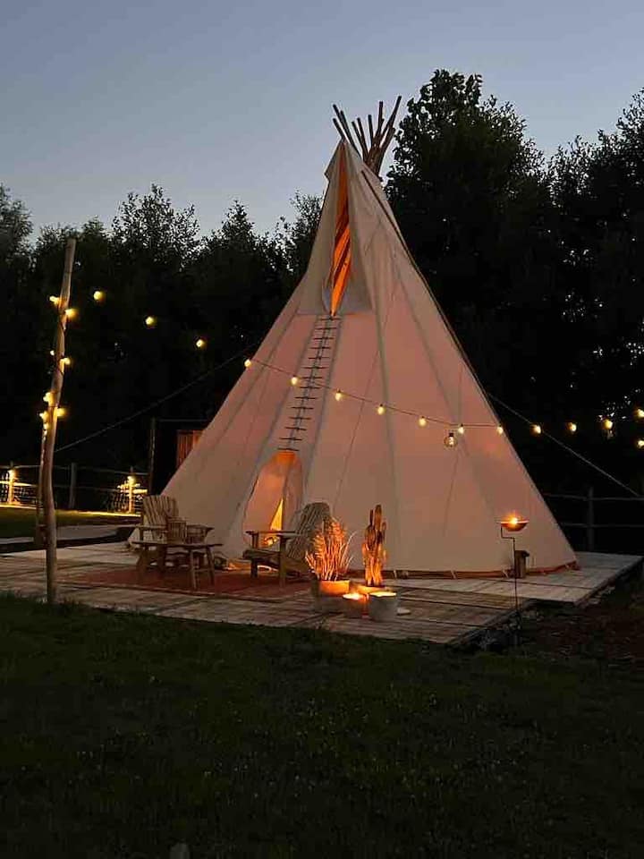 Tipi Marie (Max 6 Personen) Met Hottub - Eeklo