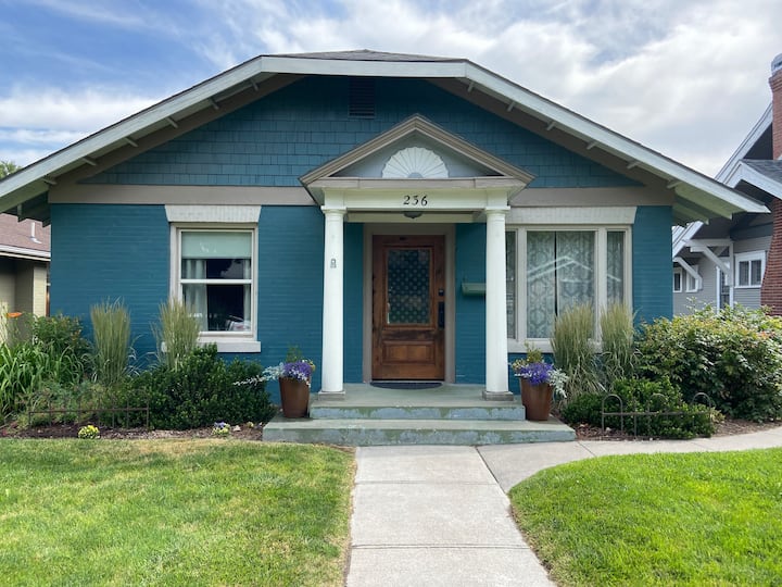 Comfortable Historical Home, Centrally Located - Twin Falls, ID
