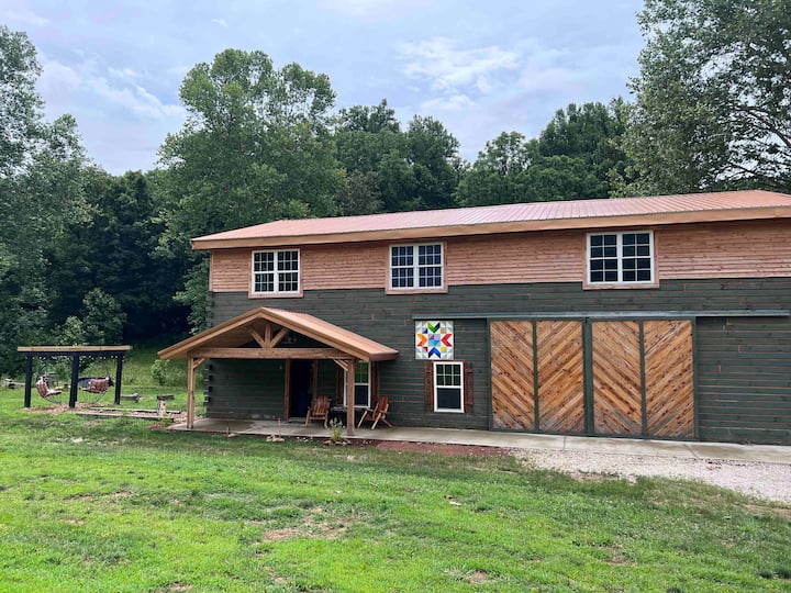 French Lick Cabin Close To Everything! Unit #1 - Paoli Peaks, IN