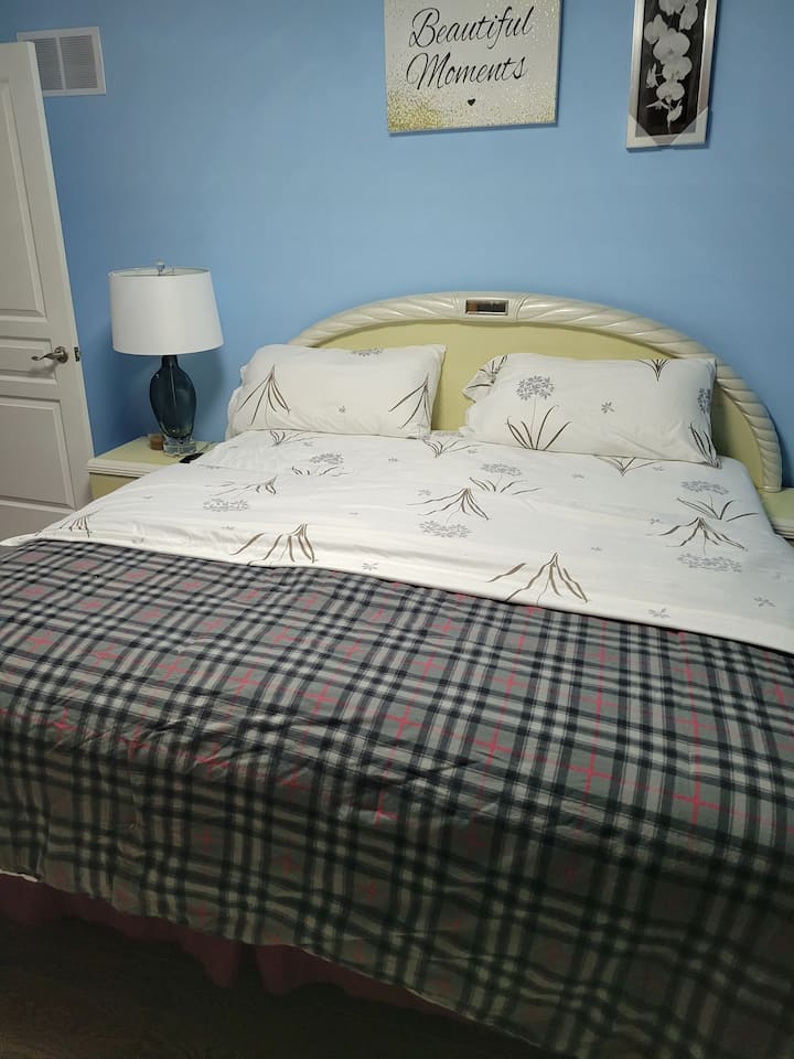 King Size Bed, 65 Inch Tv - Georgina