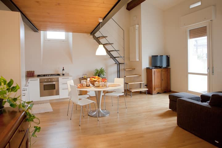 Fantastic Flat Centre, A/c,  3 Bedrooms, 2 Baths - Verona