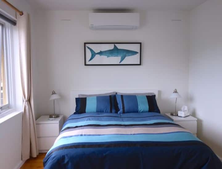 ☆ Bright, Renovated Treasure ☆ Parking☆ Tree Views - St Kilda
