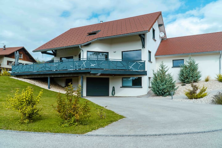 Agréable Studio Neuf Avec Parking Gratuit - Morteau