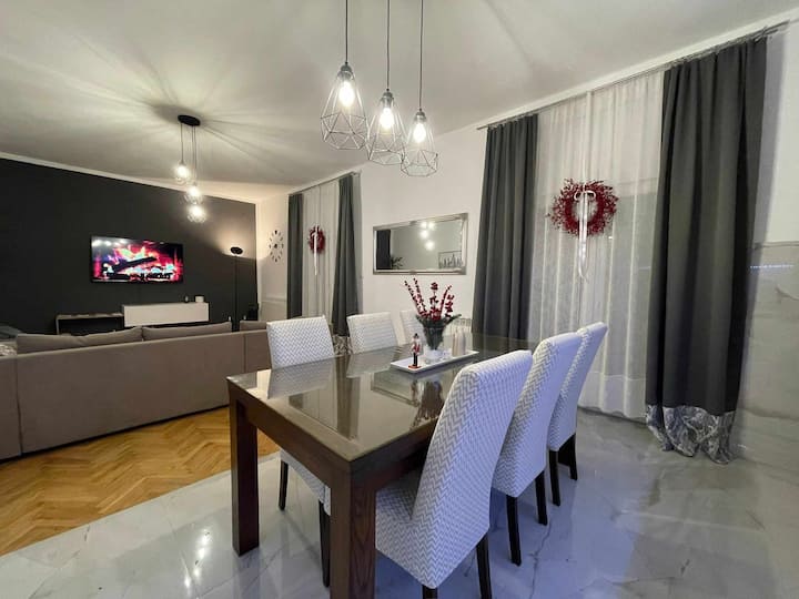 Luxury Apartment Kosante 4*, 150 M2 & Fitness Room - Imotski