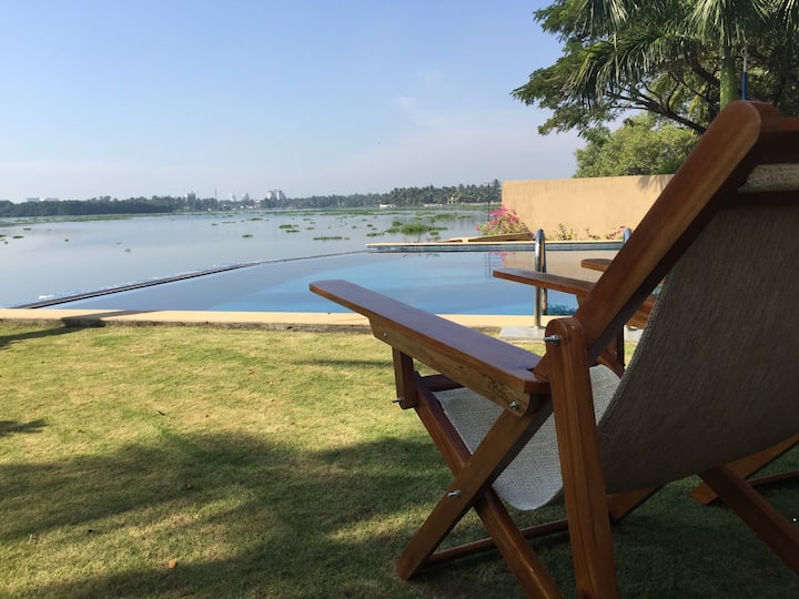A Waterfront Mansion - Kochi, India