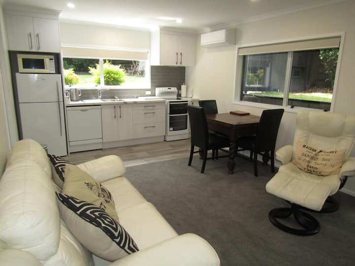 Otupai Getaway - Stylish & Newly Renovated Flat - タウポ