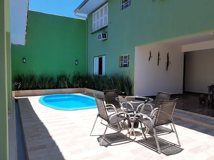 Casa Centro-guaratuba Piscina, 4 Q. Praia/15 Pes. - Guaratuba