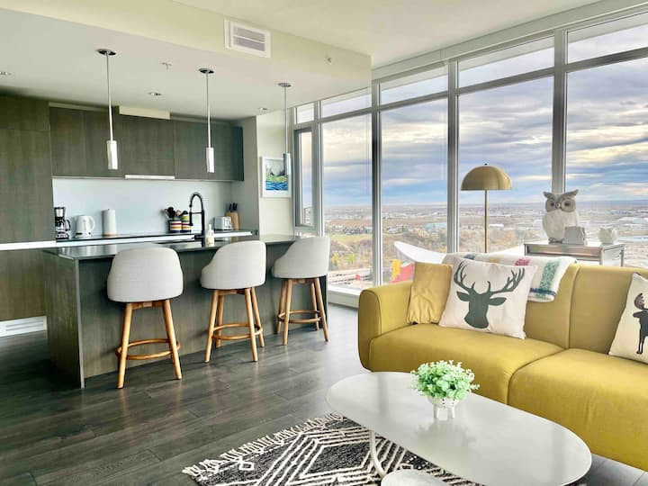 5 Min Walk To Saddledome-amazing Views, Luxury 2br - Calgary