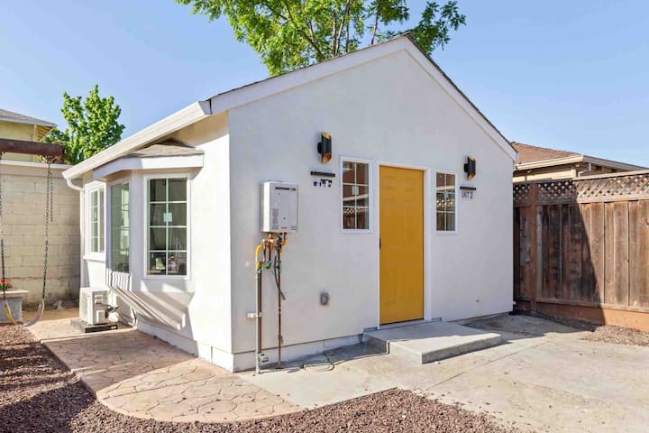 Jane's Home (R0) | Stylish Guest House Santana Row - Santa Clara, CA