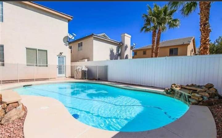 2bd Vincy House With Heated Pool In North Vegas - North Las Vegas, NV