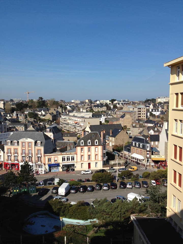 Charmant 2 Pièces Chic Et Calme En Centre-ville - Dinard