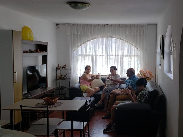 Departamento Indep. Con Cochera, 1 Hab 2 Camas - Trujillo, Peru