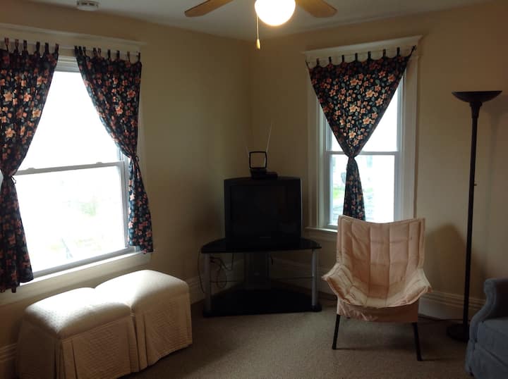 2 Bedroom Upper Floor Apartment, Just Renovated - Rochester, NY